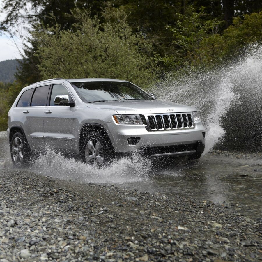 Third-Generation "WK" Jeep Grand Cherokee Guide | JeepSpecs.com