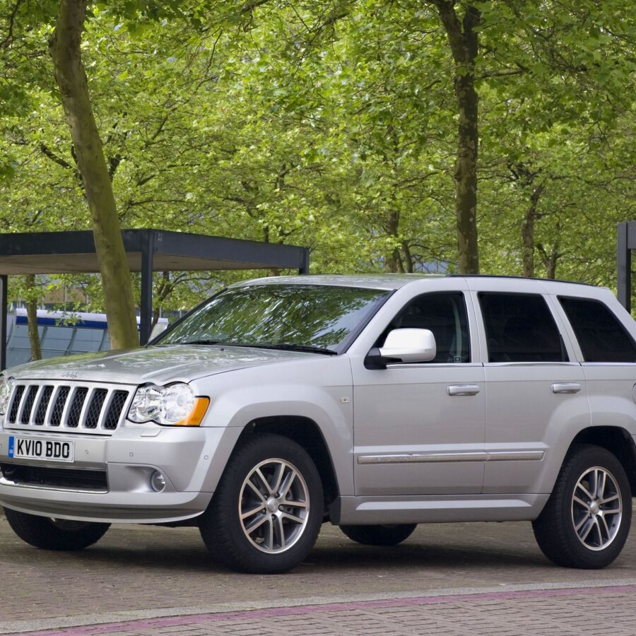 Third-Generation "WK" Jeep Grand Cherokee Guide | JeepSpecs.com
