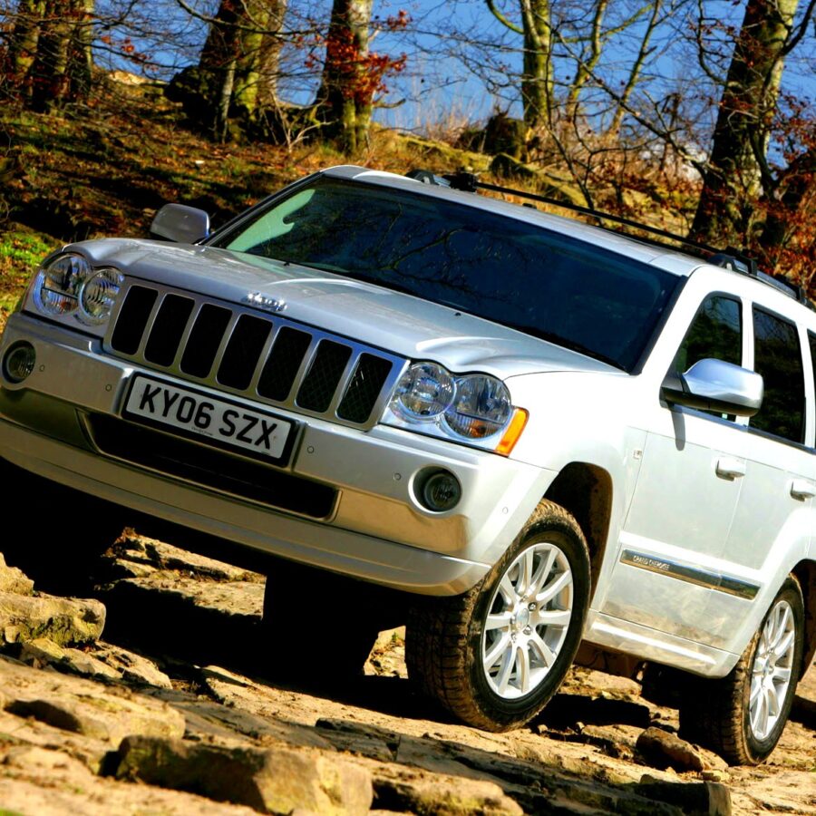 Third-Generation "WK" Jeep Grand Cherokee Guide | JeepSpecs.com
