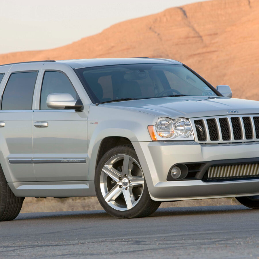 Third-Generation "WK" Jeep Grand Cherokee Guide | JeepSpecs.com
