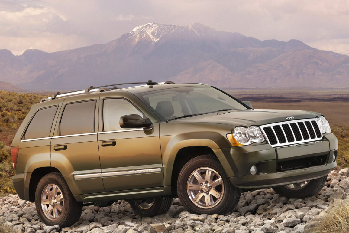 Third-Generation "WK" Jeep Grand Cherokee Guide | JeepSpecs.com