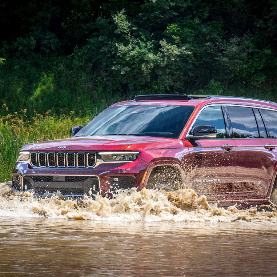 Jeep WK2 Grand Cherokee Quadra-Drive II | JeepSpecs.com