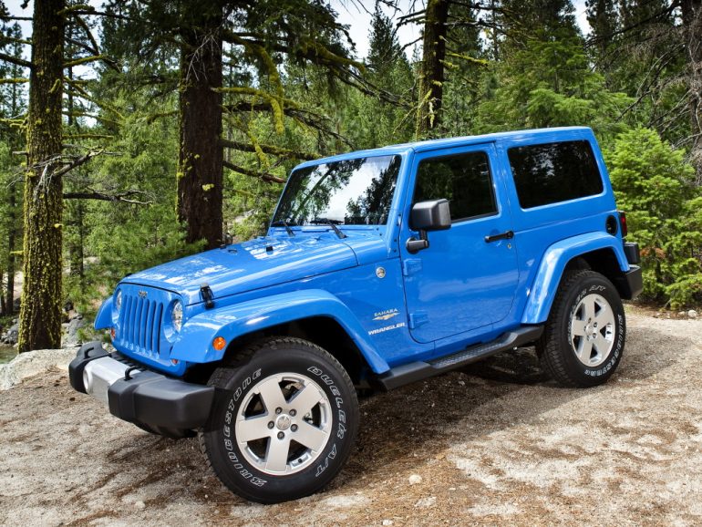 2011 - 2015 Jeep Wrangler Sahara (JK) Wallpapers - JeepSpecs.com
