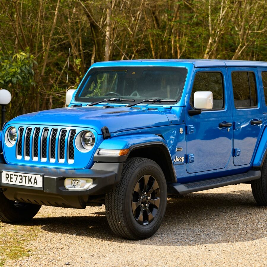 Jeep Wrangler Powertrain Guide - V6 vs V8 - JeepSpecs.com